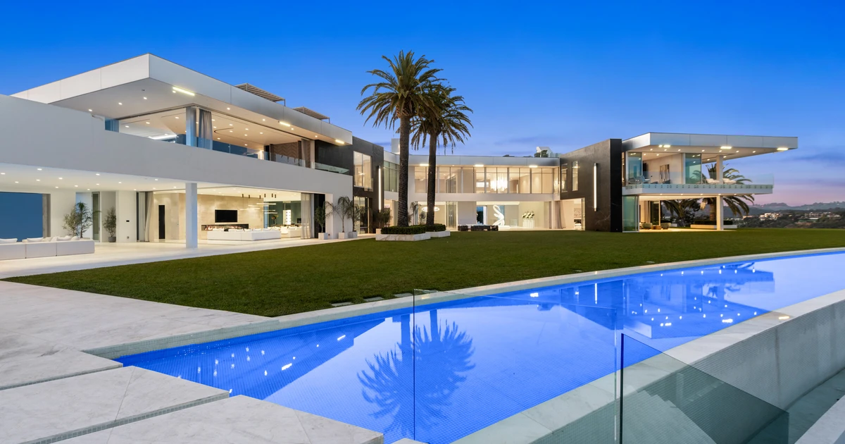 Celebrity Homes - A Tour Of The Most Extravagant Properties