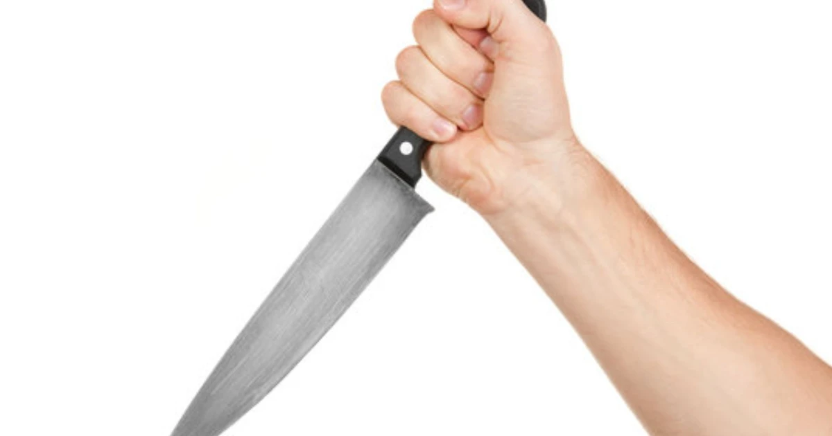 Dreaming Of Stabbing Someone - Indicates That You Are Lonely
