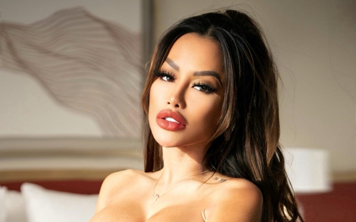 Cj Miles - A Well-known Filipino Curvy Model