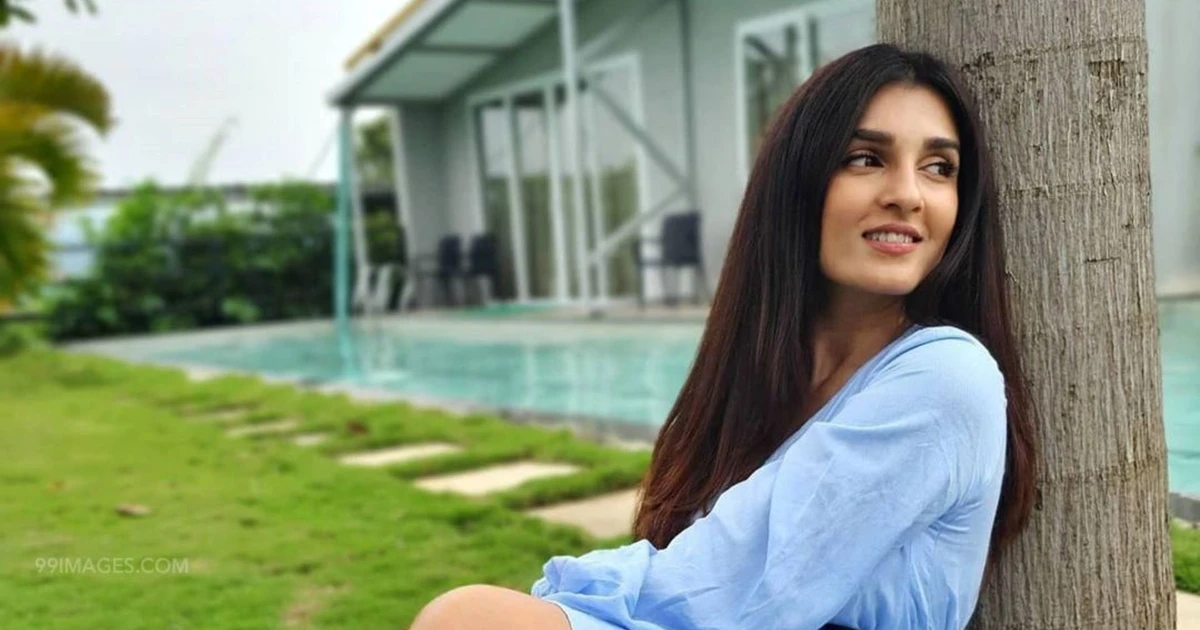 Shiny Doshi - Known For Sarojini - Ek Nayi Pehal (2015), Alif Laila ...