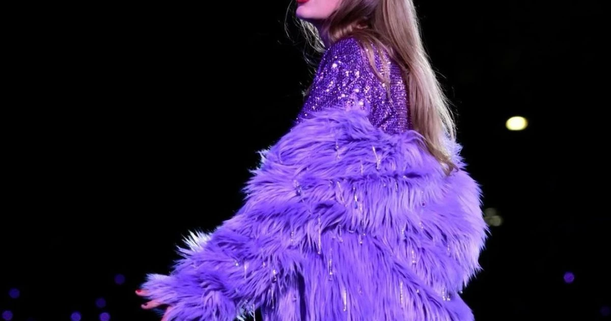 Taylor Swift Record-Breaking Concert Tour - A Journey Through Her Music ...