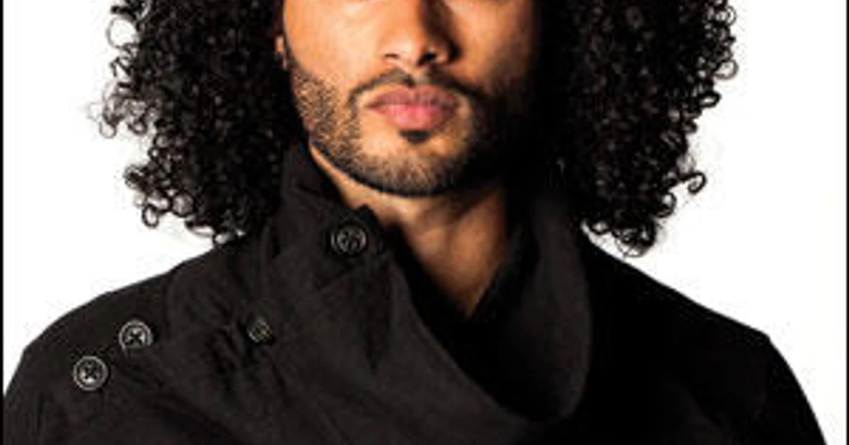 Manwell Reyes - A Performer With Faith