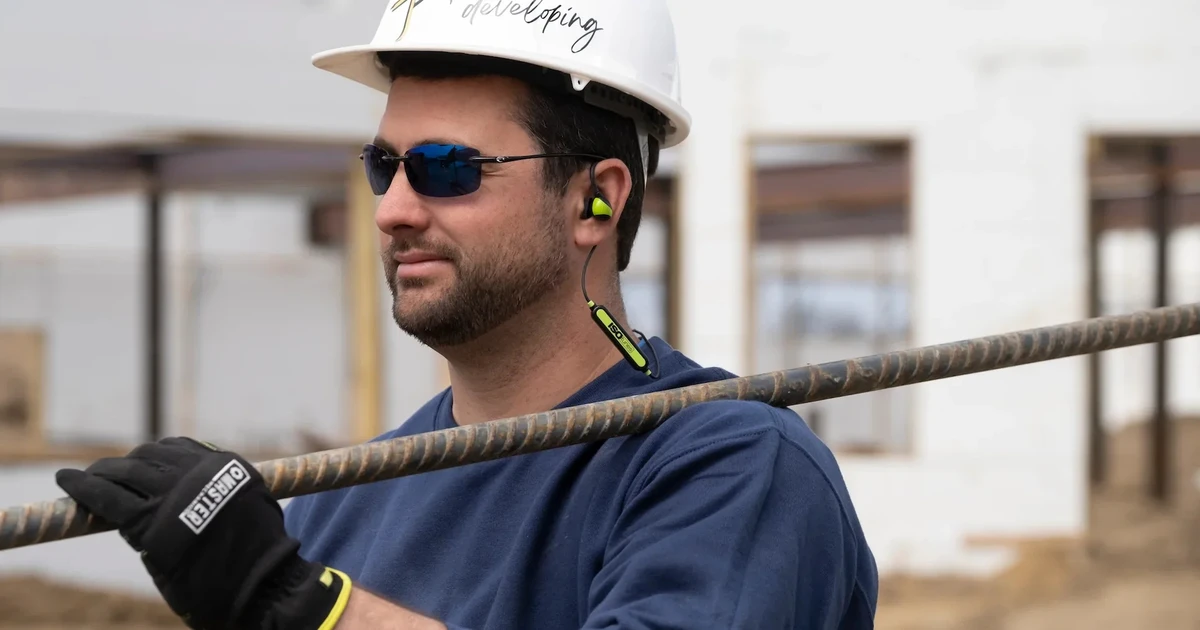 Best Earbuds For Construction Workers - Protection And Performance