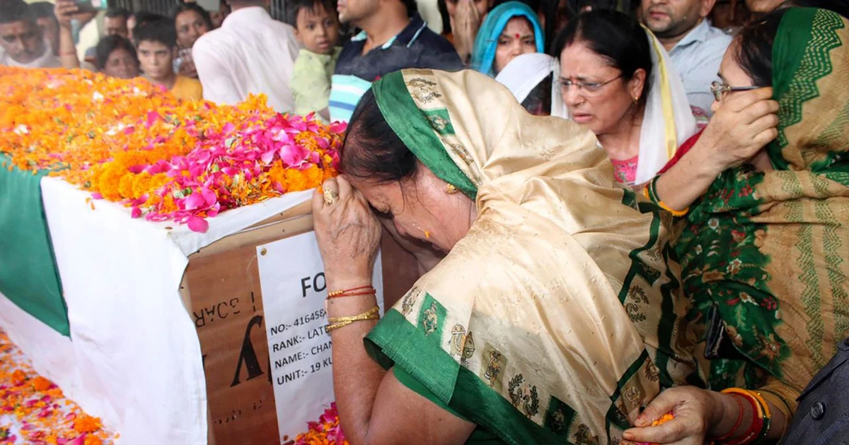 Siachen Glacier - Dead Indian Soldier Found After 38 Years On World's ...