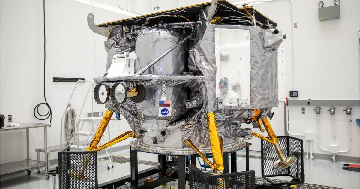 Critical Fuel Loss Puts US Moon Landing Mission At Risk