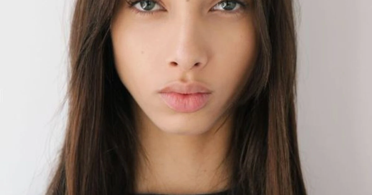 What Makes Yasmin Wijnaldum A Rising Star In The Fashion Industry?