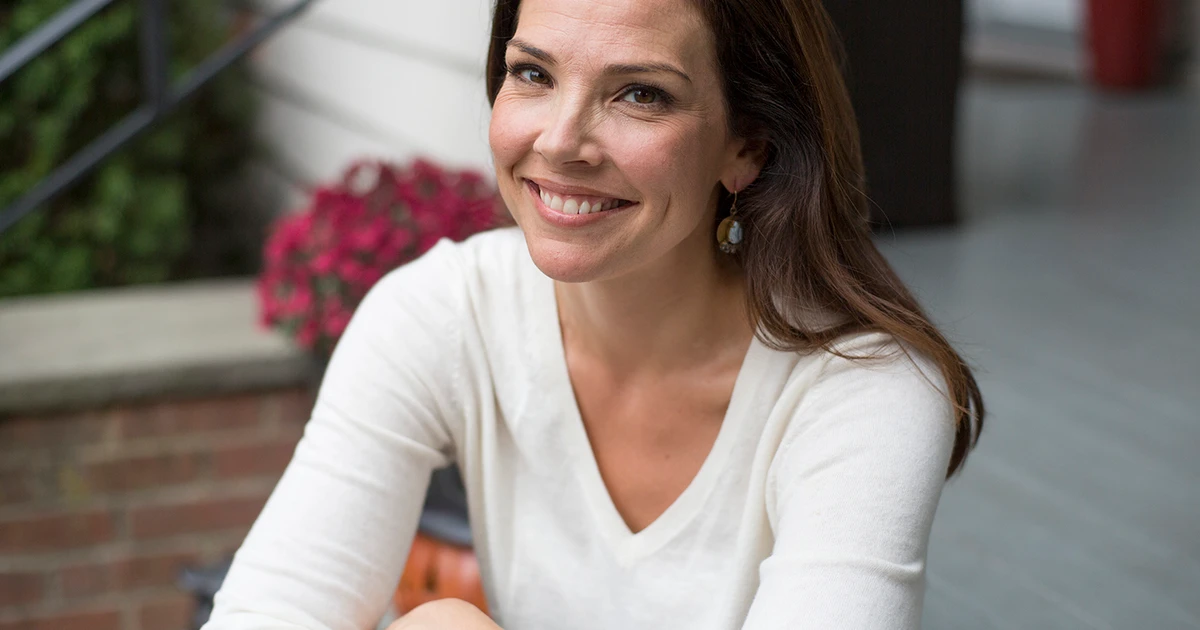 Erica Hill Salary - What The Accomplished Journalist Earns